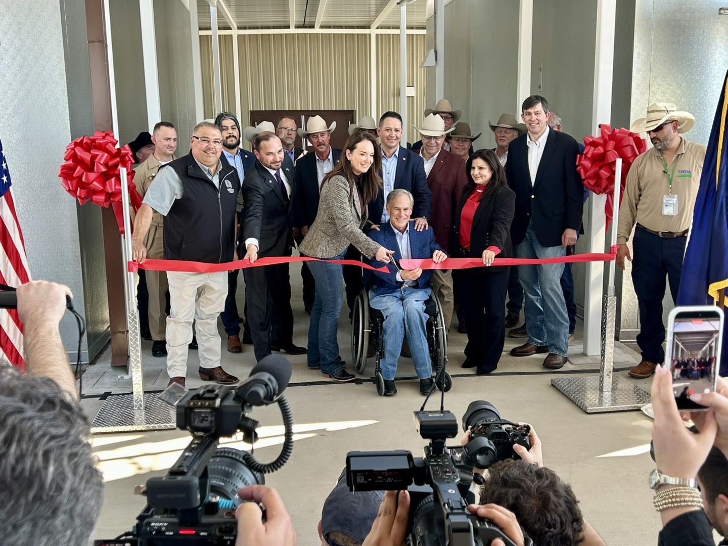 USDA completes sterile fly facility in TX | Western Livestock Journal